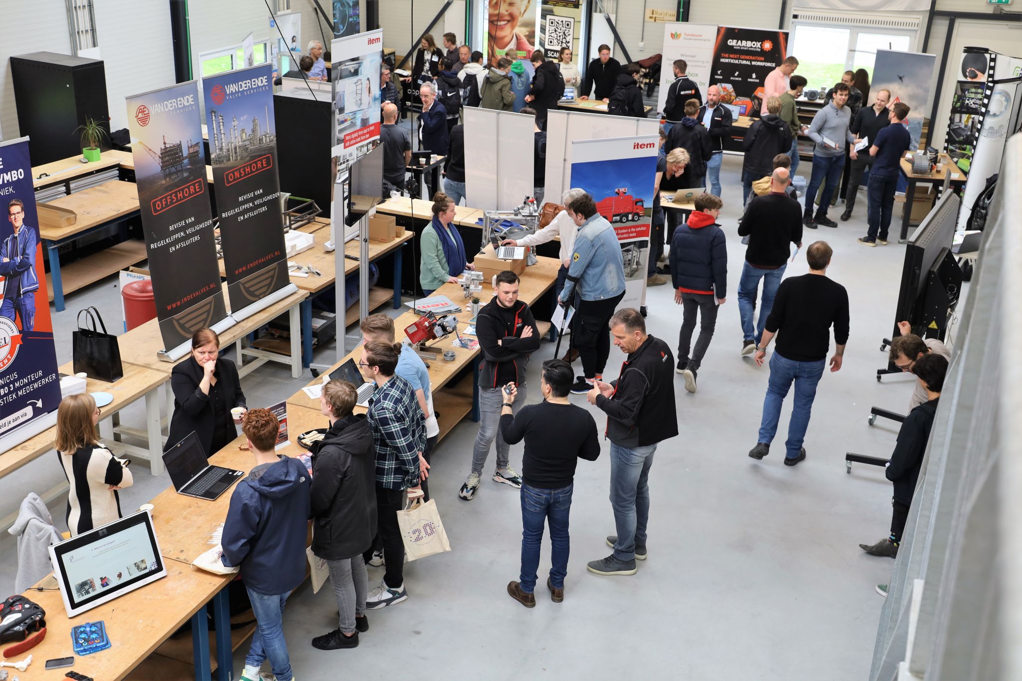 Eerste stage- en (bij)banenmarkt Betafactory! - Digital Operations Centre